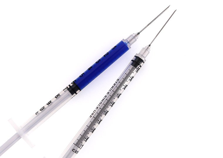 Low Dead Space Syringe