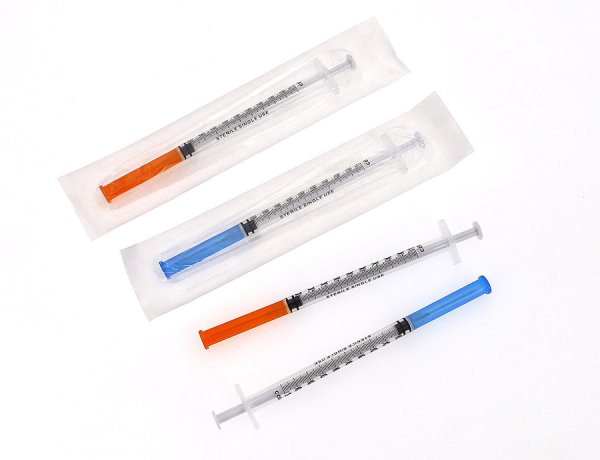 Low Dead Space Syringe